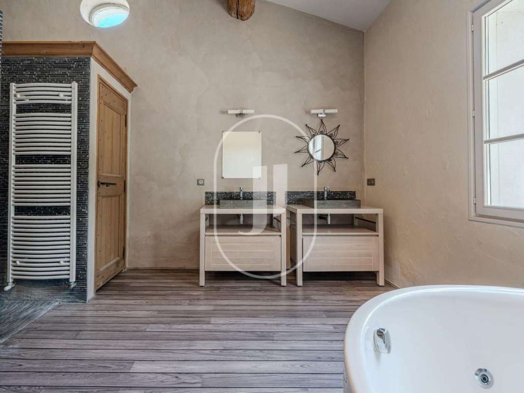 Villa de luxe à vendre à Boulbon : 1 380 000€ | 220m²