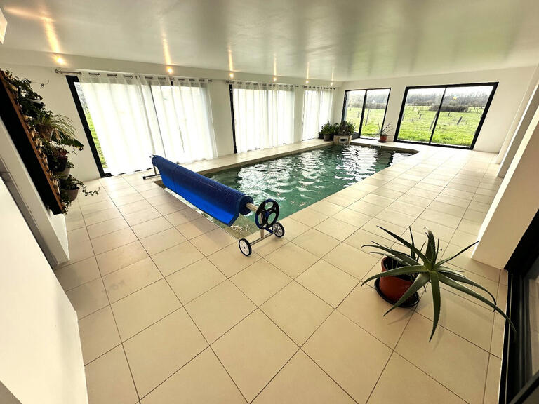 Maison à Verteuil-sur-Charente - Vente de luxe - BellesPierres Maison à Verteuil-sur-Charente - Vente de luxe - BellesPierres
