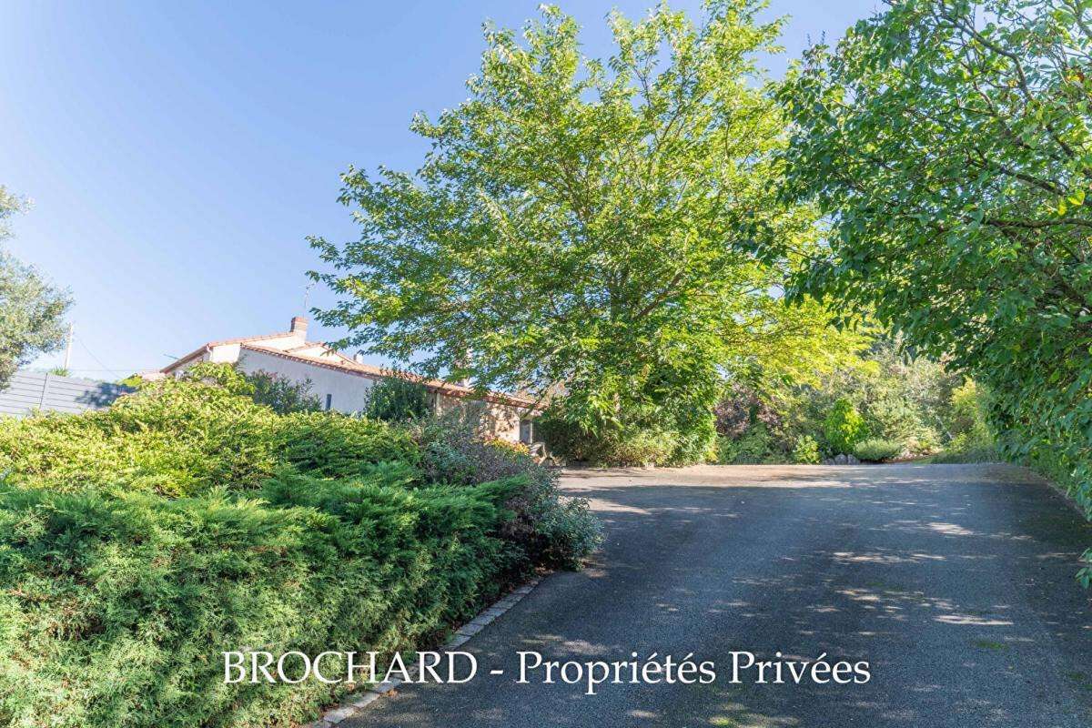 Maison de luxe à vendre à Gorges : 512 825€