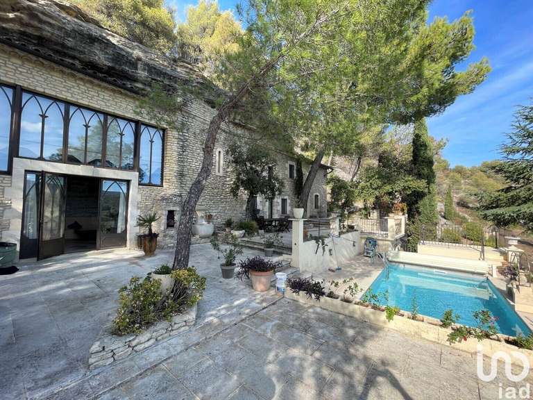 Goult : Maison, villa et propriété à vendre - BellesPierres