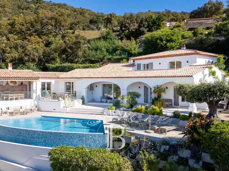 Location saisonnière immobilier de luxe et de prestige