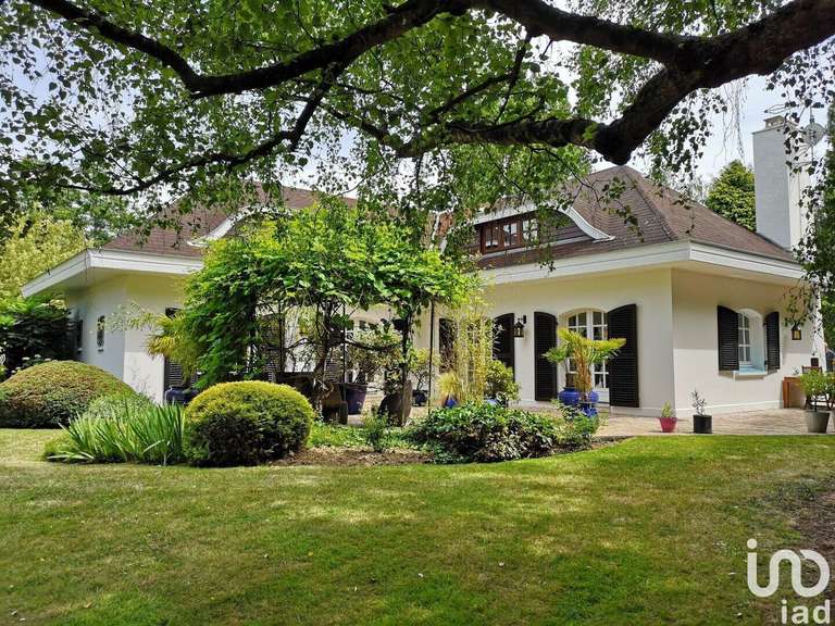 Willeman : Maison, villa et propriété à vendre - BellesPierres