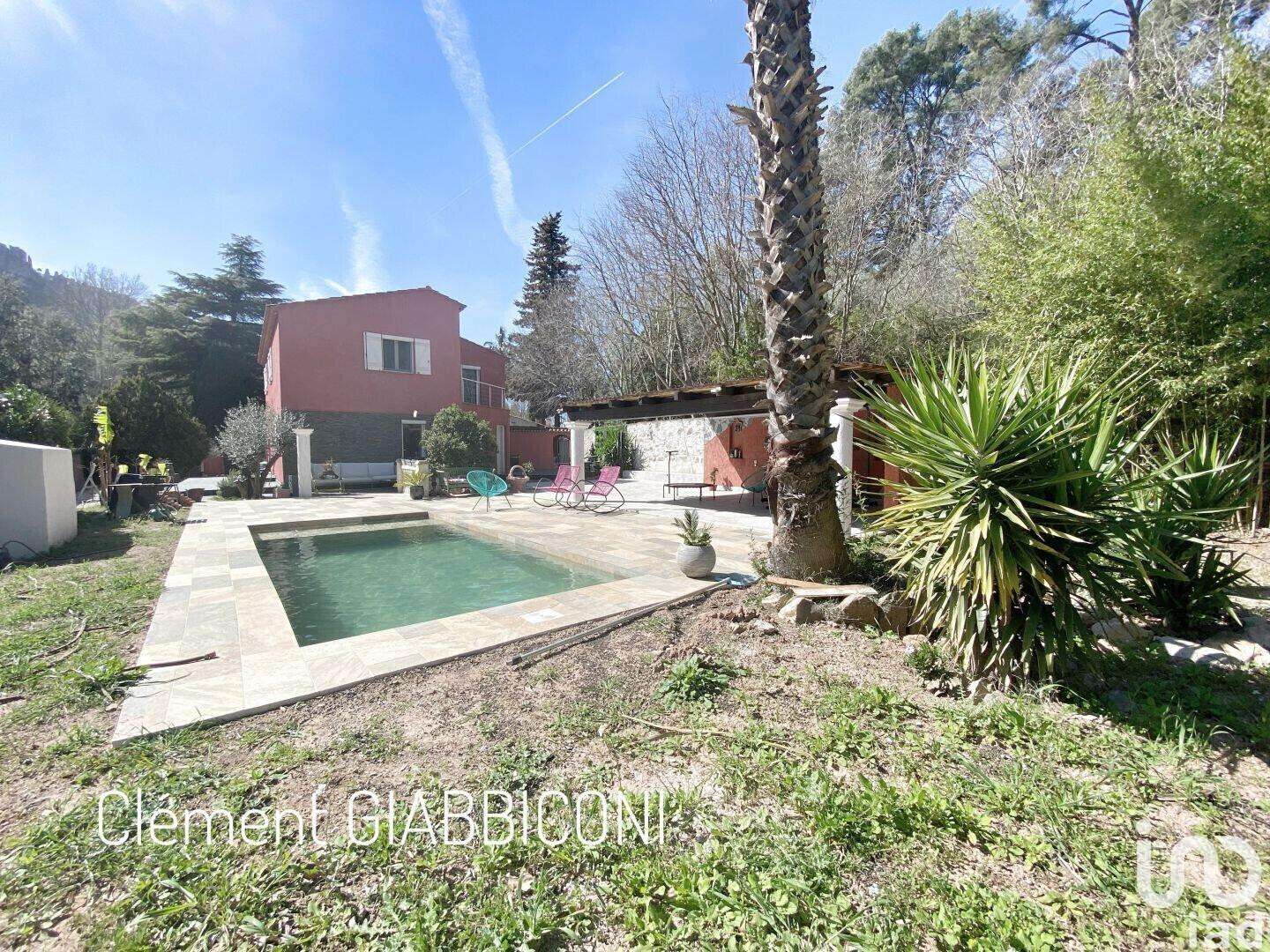 Vente Villa Le Revest-les-Eaux : 720 000€