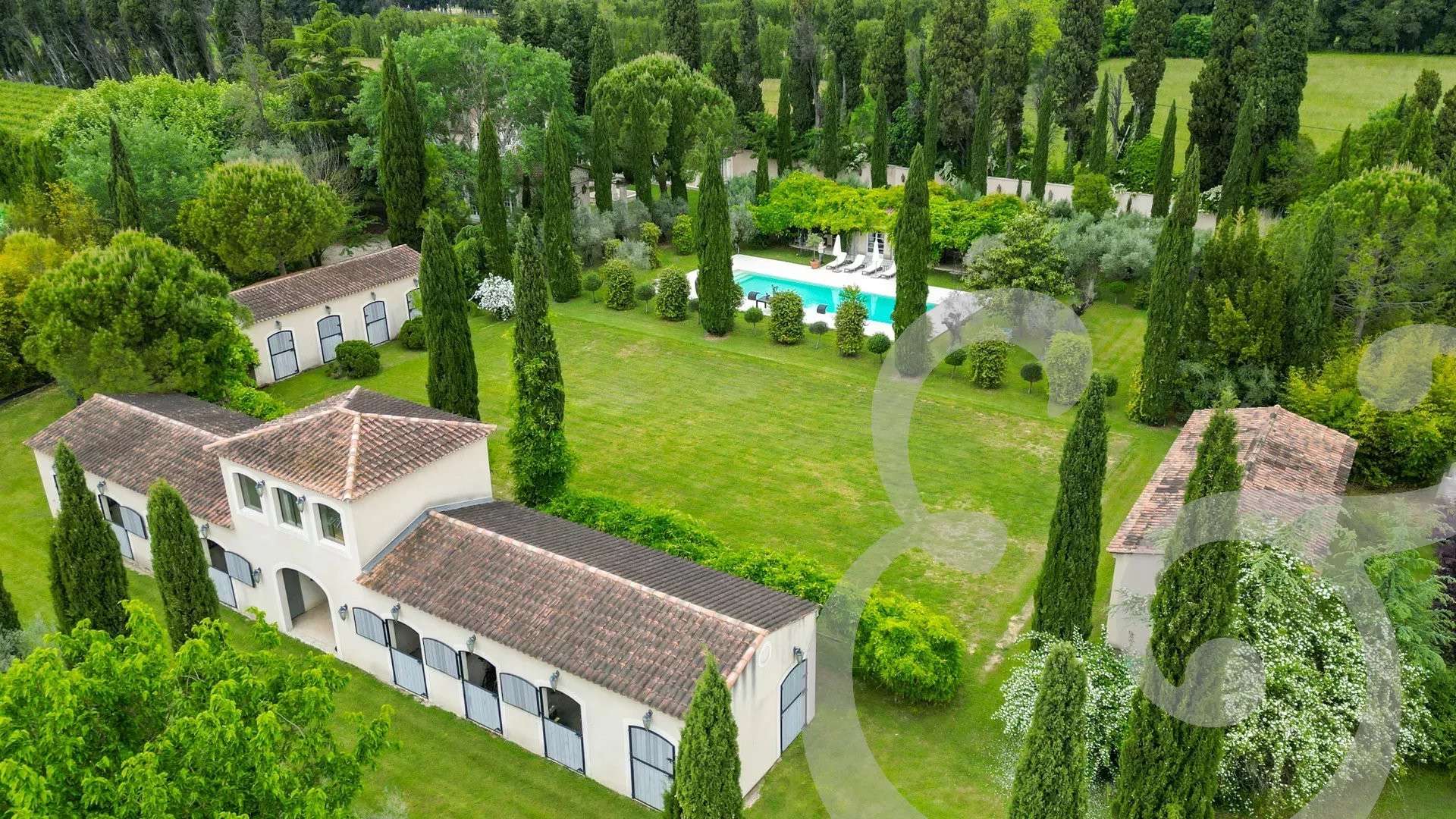 Propriété de luxe à vendre à Mollégès : 2 597 000 € | 670m²