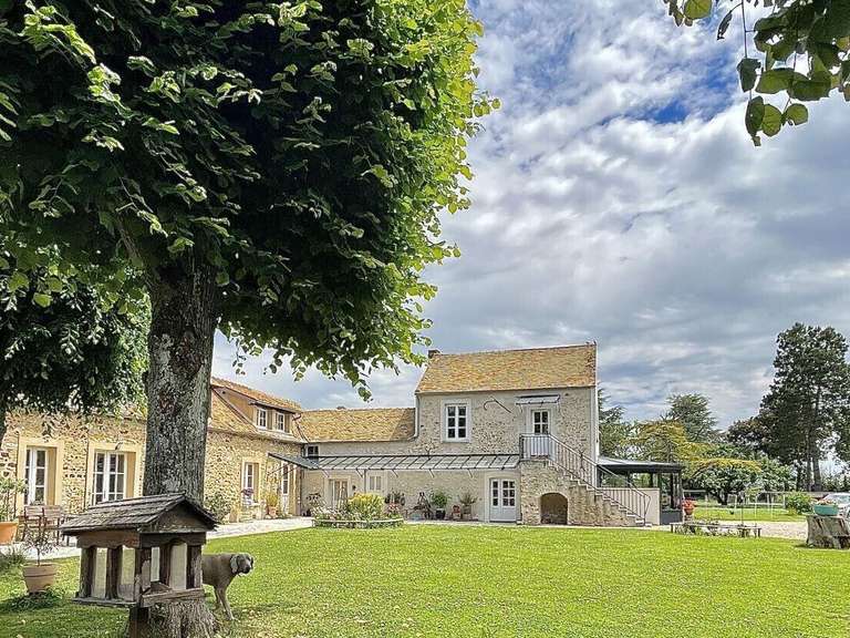 Villa for Sale Pacy-sur-Eure - BellesPierres