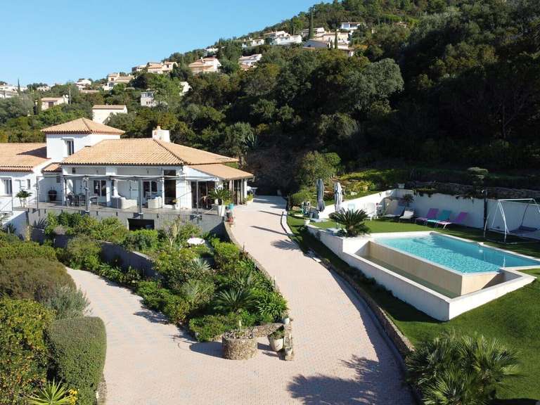 Villa à Roquebrune-sur-Argens - Vente de luxe - BellesPierres