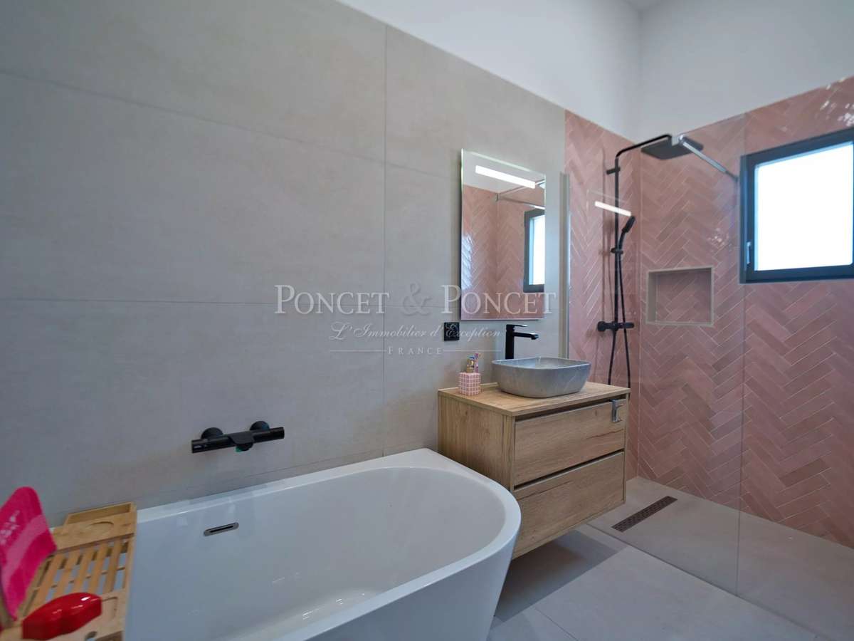 Maison de luxe à vendre à Saint-Jean-de-Védas : 1 375 000€ | 212m²