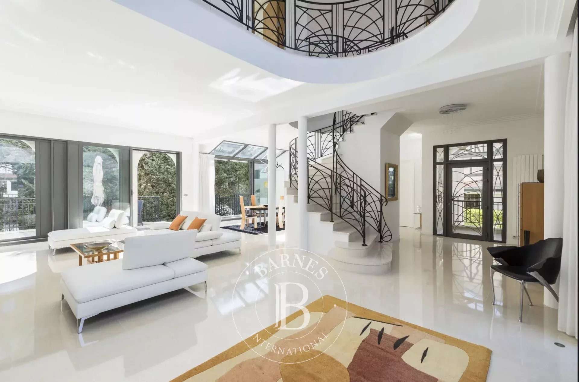 Maison de luxe à vendre à Saint-Maur-des-Fossés : 2 440 000 € | 298m²