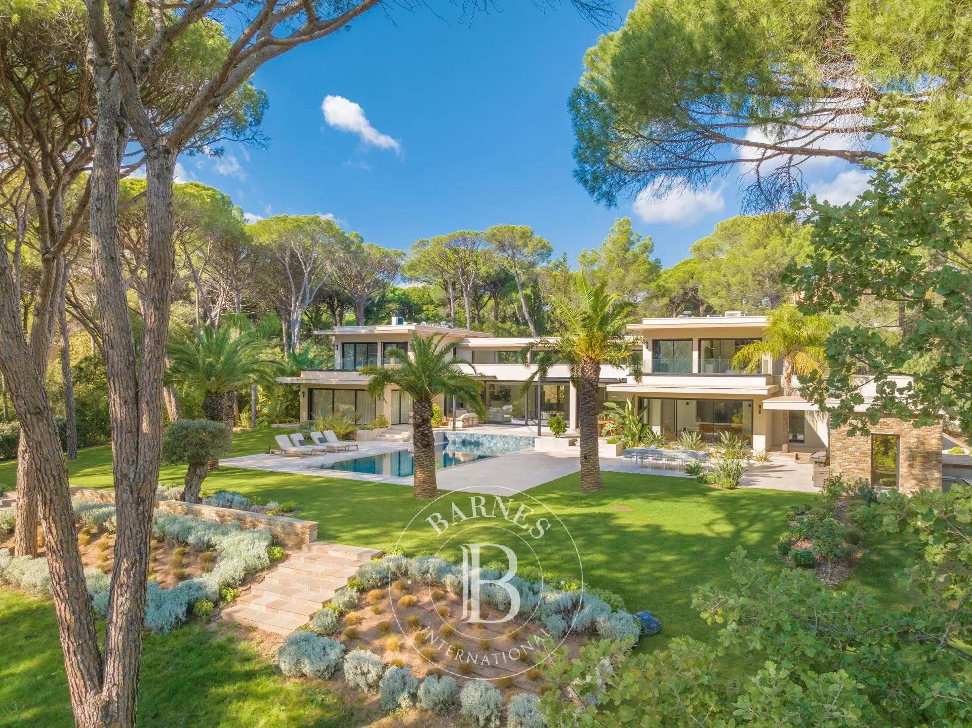 Luxury Villa for sale in à Saint-Raphaël : 5 850 000 € | 416m²