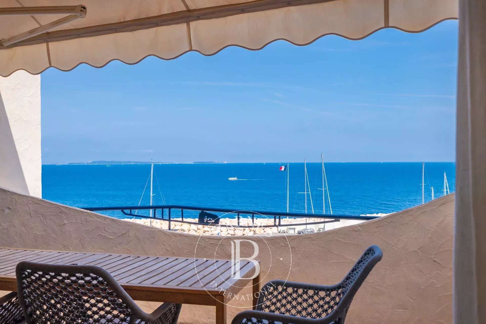 Appartement de luxe à vendre à Théoule-sur-Mer : 750 000€ | 70m²
