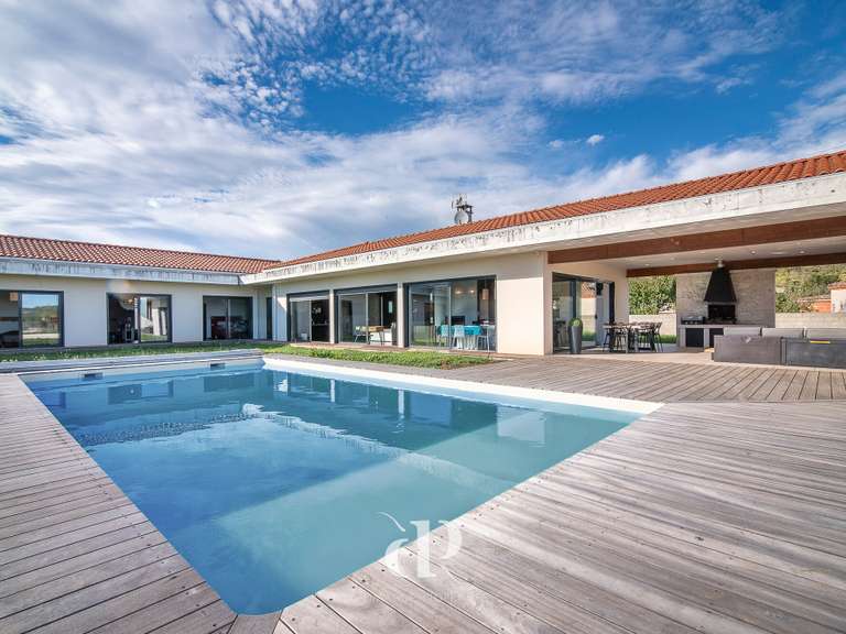 Valence : Maison, villa et propriété à vendre - BellesPierres