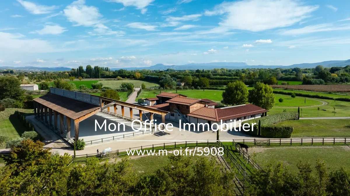 Maison de luxe à vendre à Villelaure : 2 599 000 € | 340m²